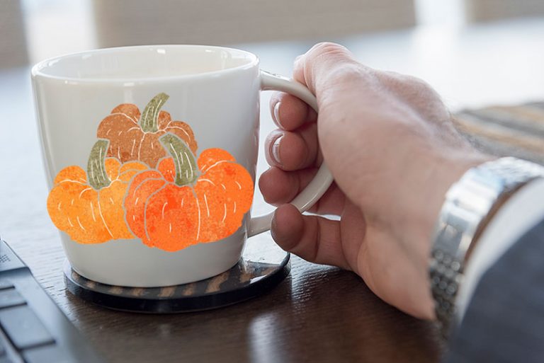 How To Wrap An Image Around An Item In Photoshop